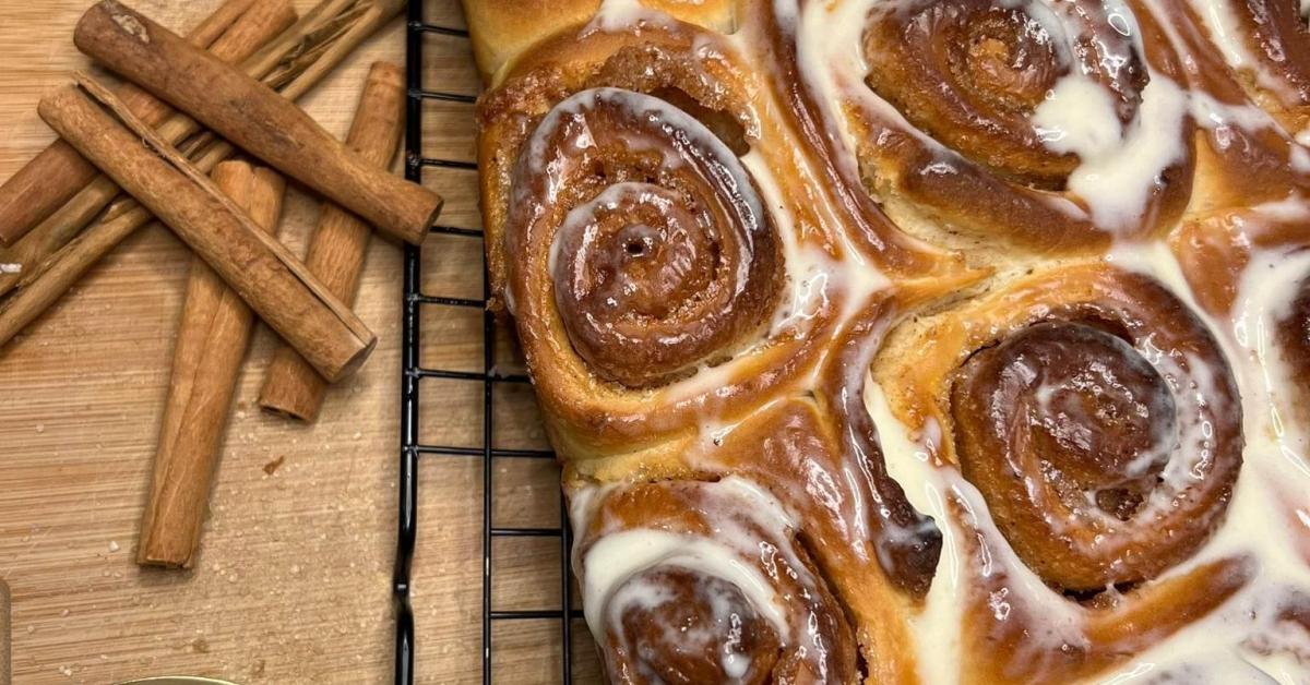 Ślimaczki cynamonowe Cinnabons jest to przepis stworzony przez ...